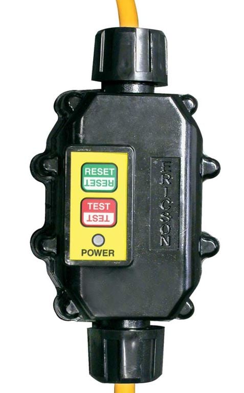 What is the difference between AUTO and MANUAL GFCIs?